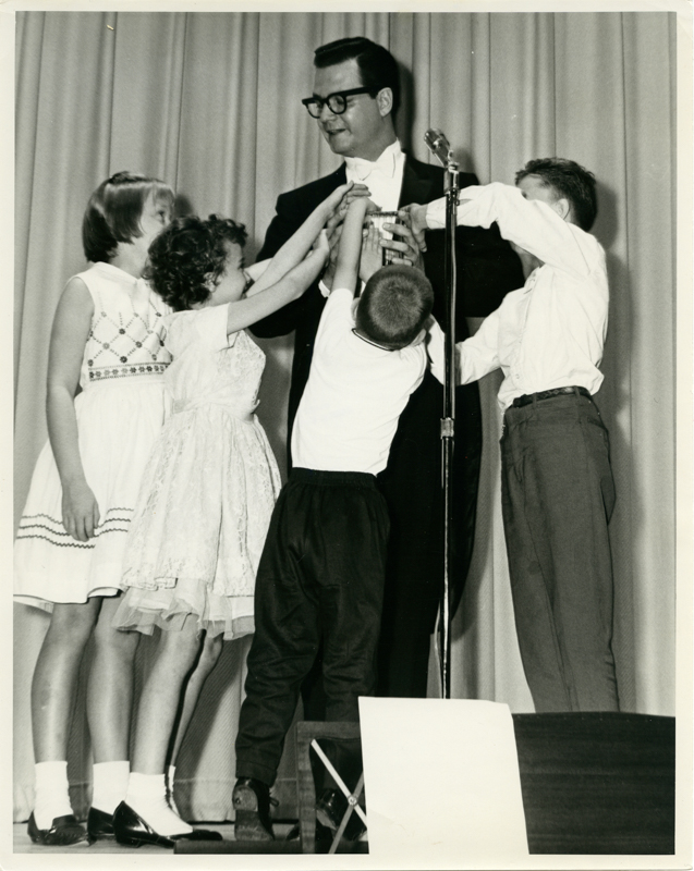 Blackstone, Jr. Performs the Vanishing Birdcage - Quicker than the Eye