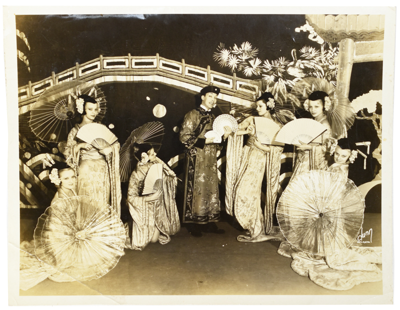 Tung Pin Soo Photograph - Quicker than the Eye